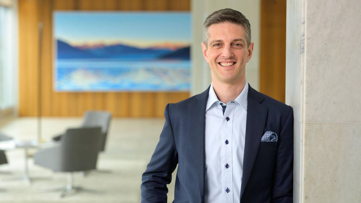 Fünf Expertinnen und Experten | Handelszeitung