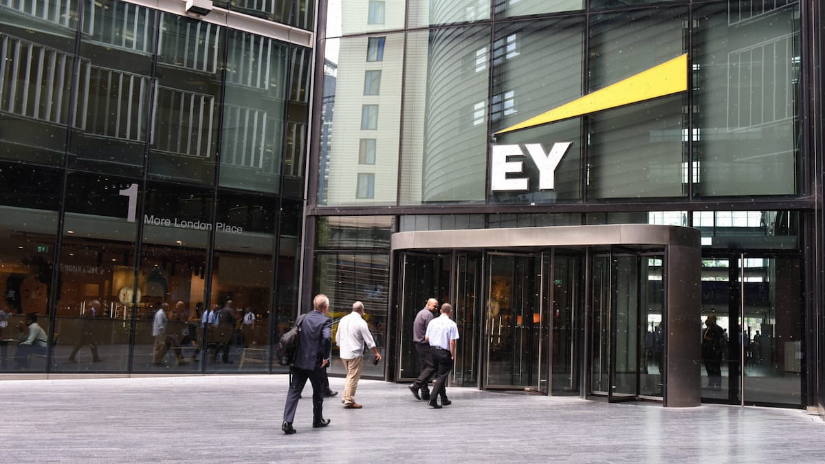 Wirtschaftsprüfer EY stoppt geplante Aufspaltung und Börsengang ...
