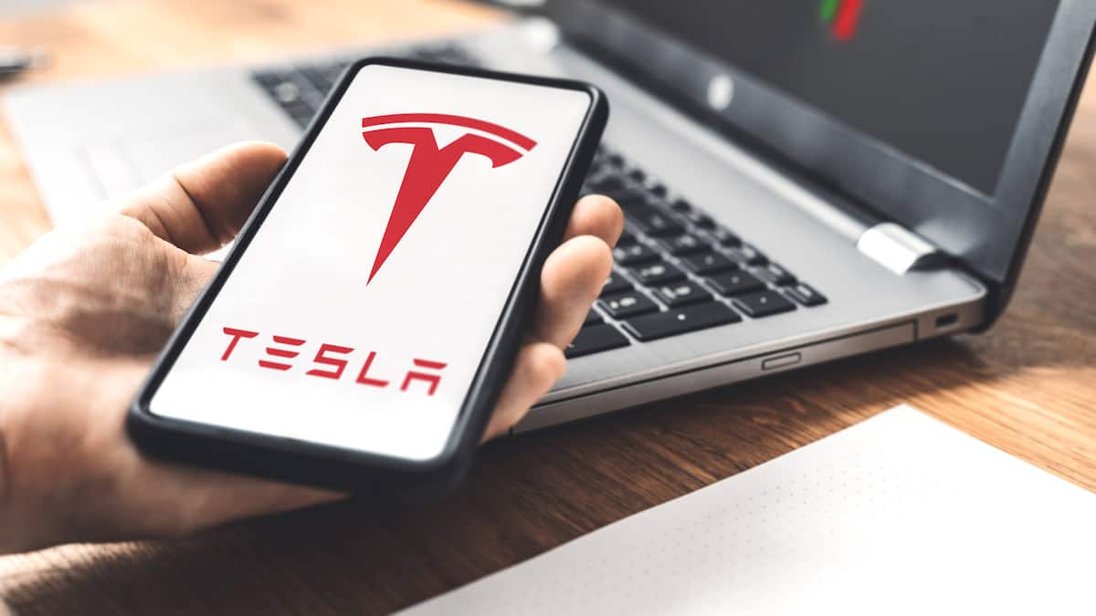 Umfrage: Würden Sie ein Tesla-Handy kaufen? | Handelszeitung
