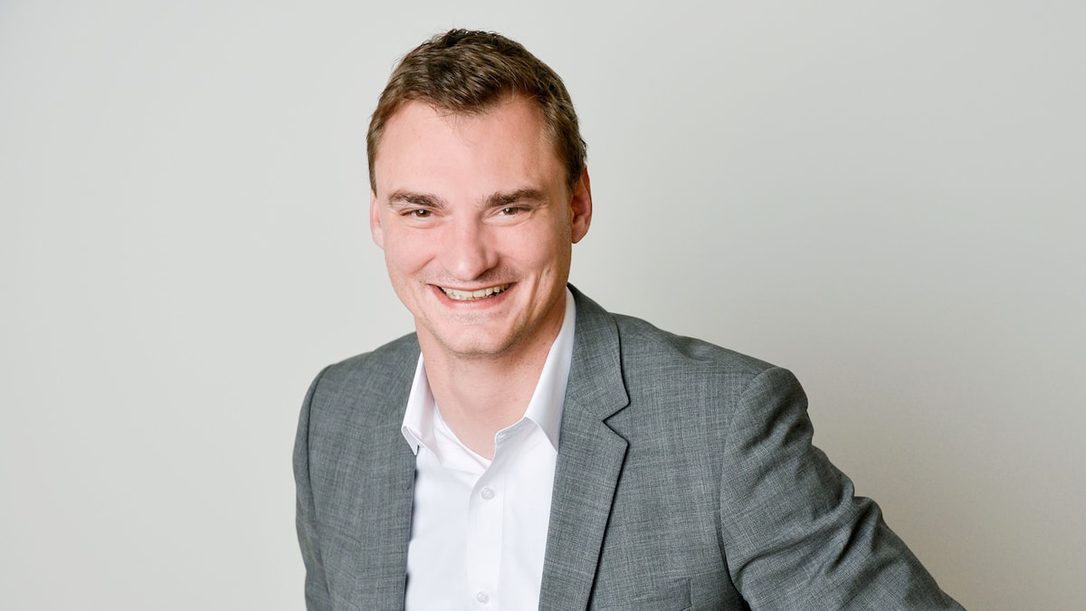 Der Digitalversicherer Simpego ist bereits im siebten Jahr. Ein Gespräch mit CEO Patrick Eugster ...