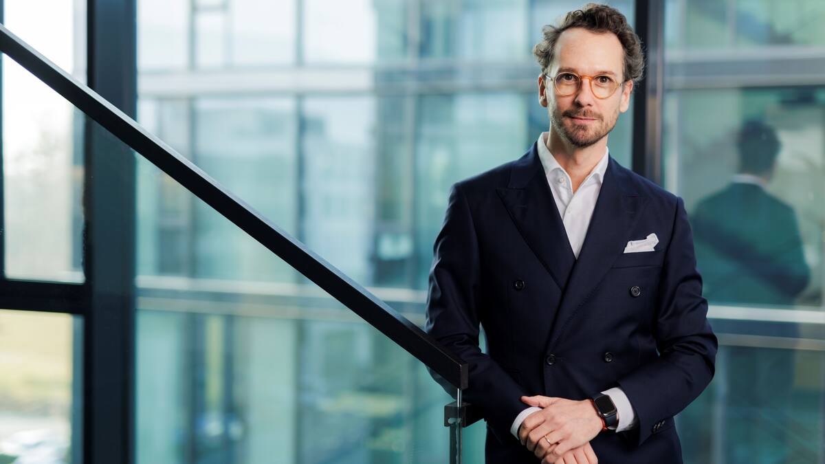 Aron Veress: «Schleichende Erosion des Schweizer Vorsorgemodells» | HZ ...