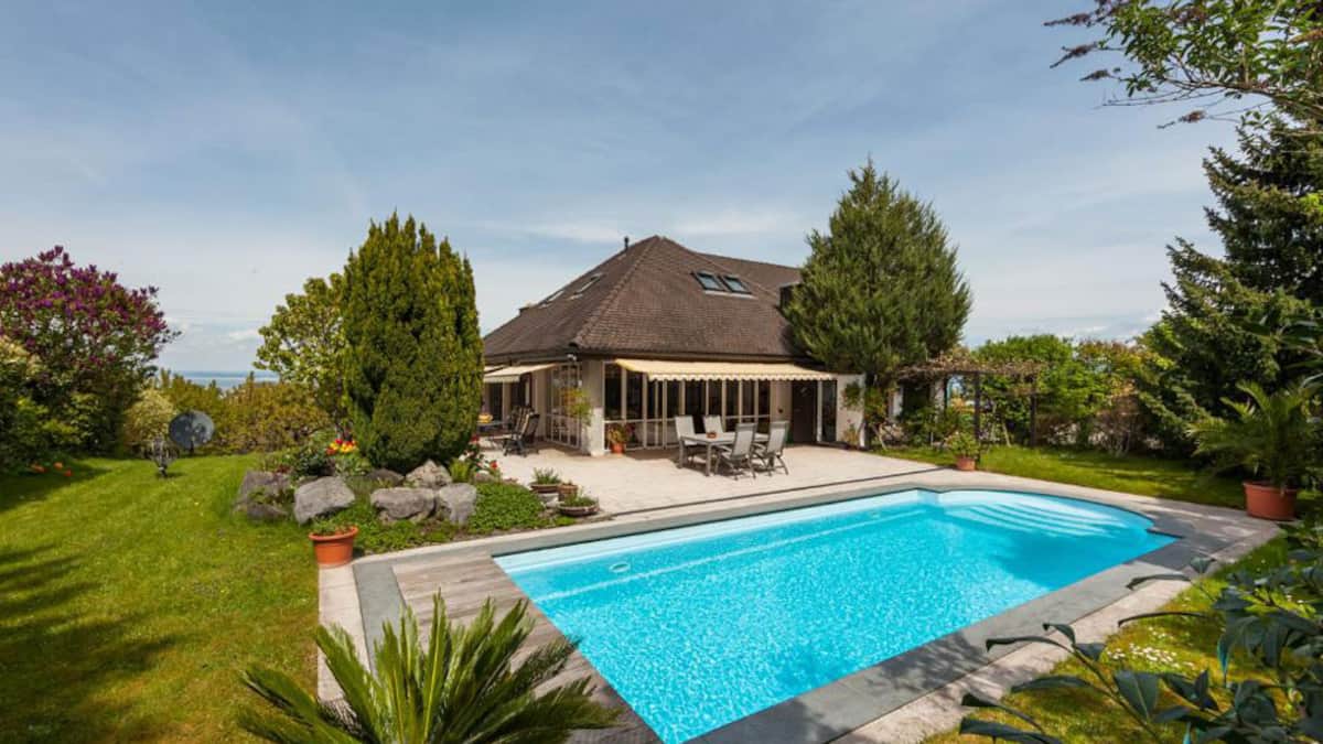 Villa mit Pool und Blick auf den Bodensee | BILANZ