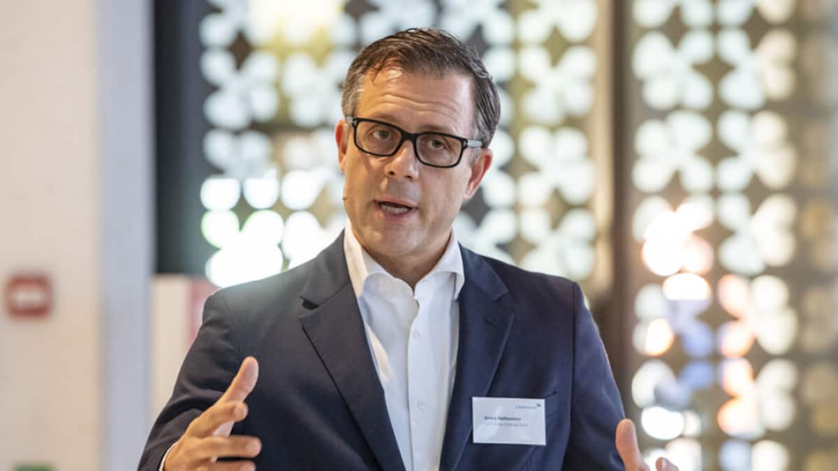 Schweizer Geschäft laut André Helfenstein vom Stellenabbau der Credit ...