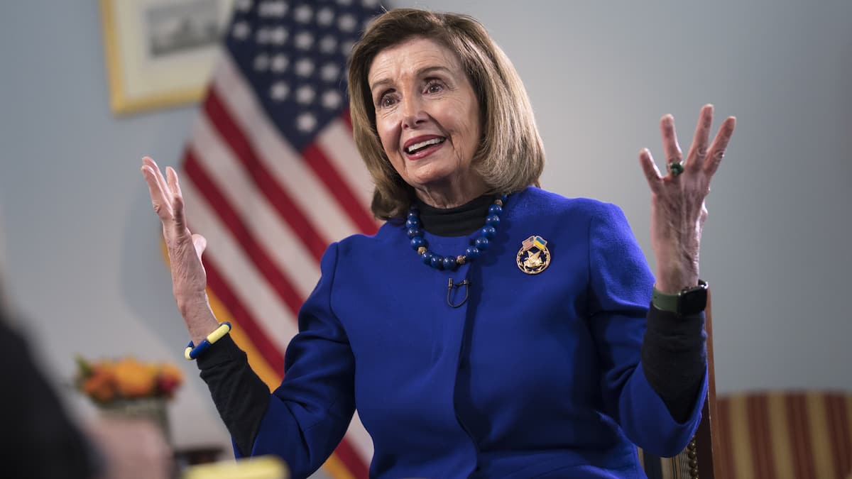 Besser als Investorenlegende Warren Buffett: Ihre Trades machen Nancy ...