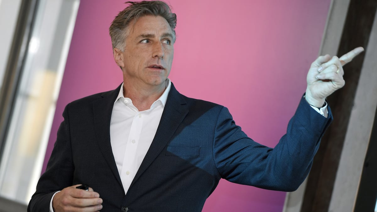 Ex-Logitech-Chef Bracken Darrell wechselt zu VF Corporation ...