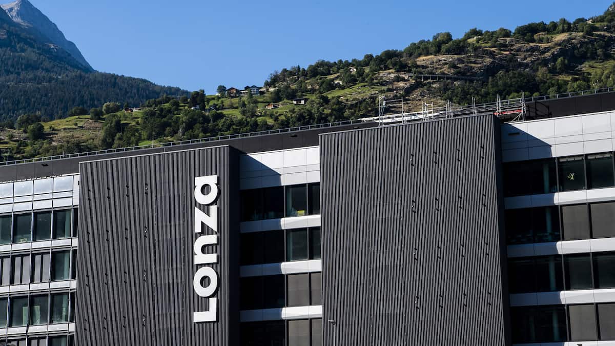Standort Visp: Lonza stellt die Produktion des Covid-Impfstoffs für ...