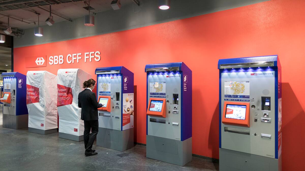Rechnungen kann man nun am SBB-Billettautomaten zahlen | Handelszeitung