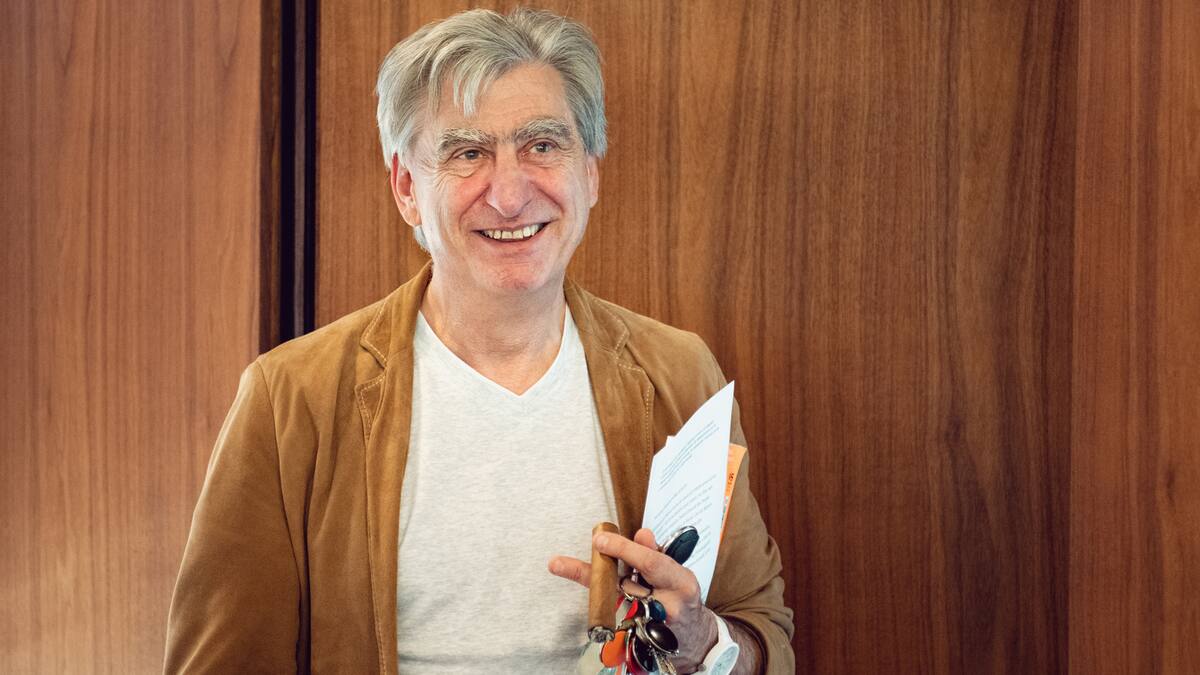 Master the Disaster: Wie Nick Hayek die Swatch Group durch die Krise ...