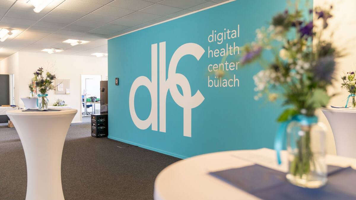 Im Digital Health Center in Bülach wird der Puls digital gemessen ...