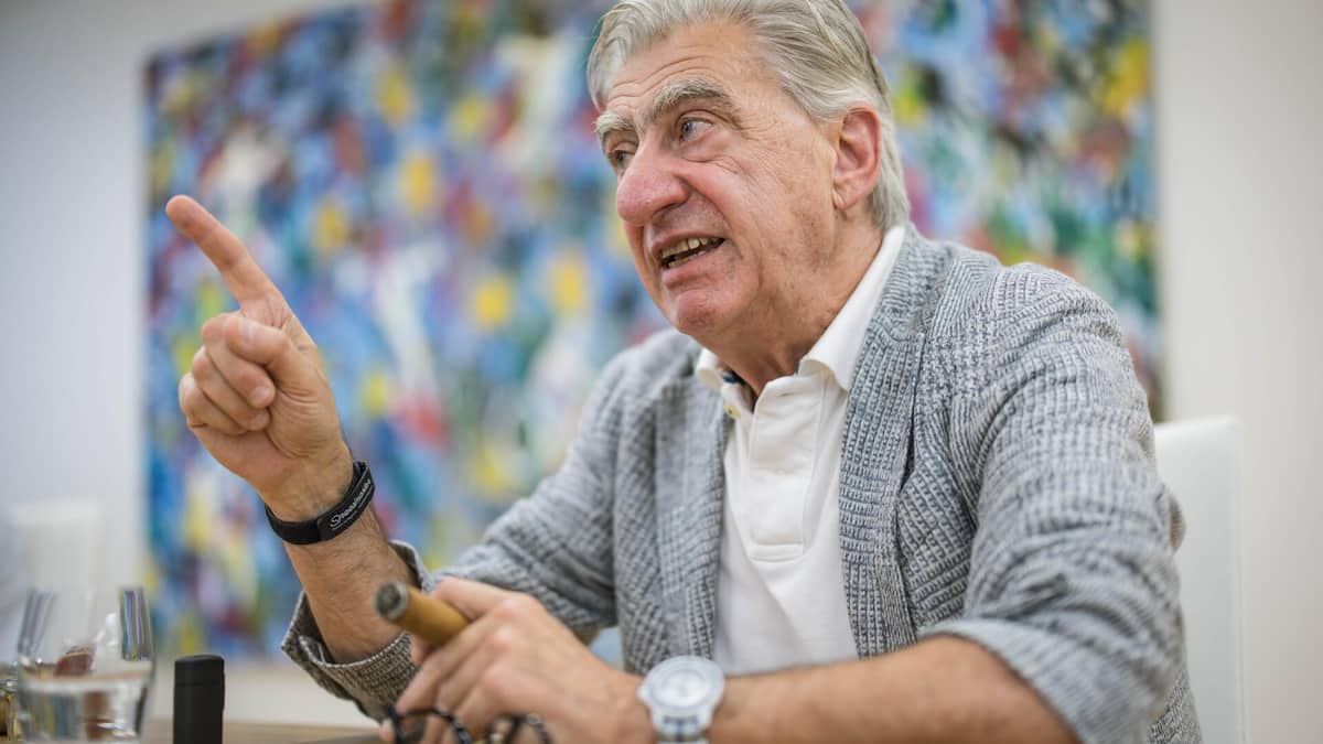 Swatch-Chef Hayek fordert 39% Steuer auf Goldbarren für die USA ...