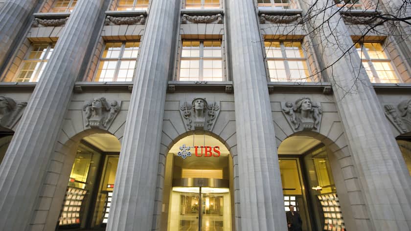 Ubs Schliesst Fusion Von Ubs Ag Und Credit Suisse Ag Ab Hz Banking