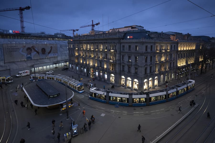 Ex-CS-Banker und UBS-Mitarbeitende berichten: 700 Stellen in der Schweiz schon weg – so läufts ...