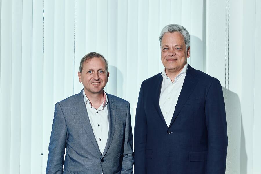 Der Chef der Commerzbank: Wir werden mit Anfragen von Schweizer Kunden ...